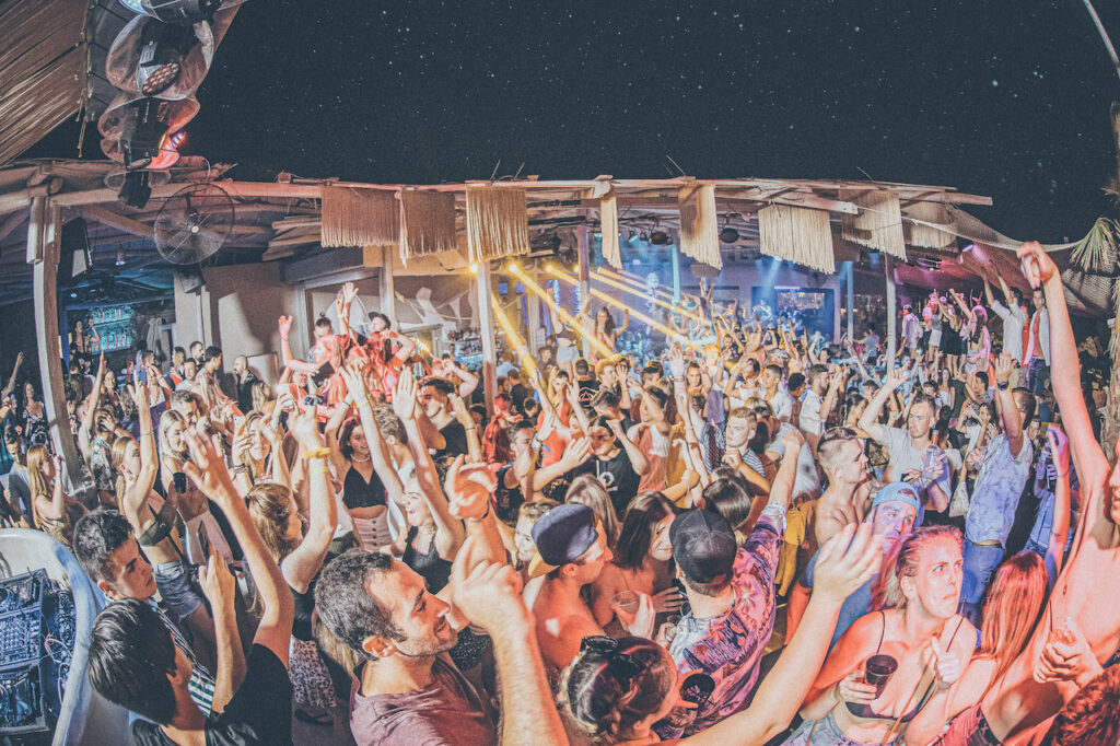 Paradise Beach Club Mykonos - Parties