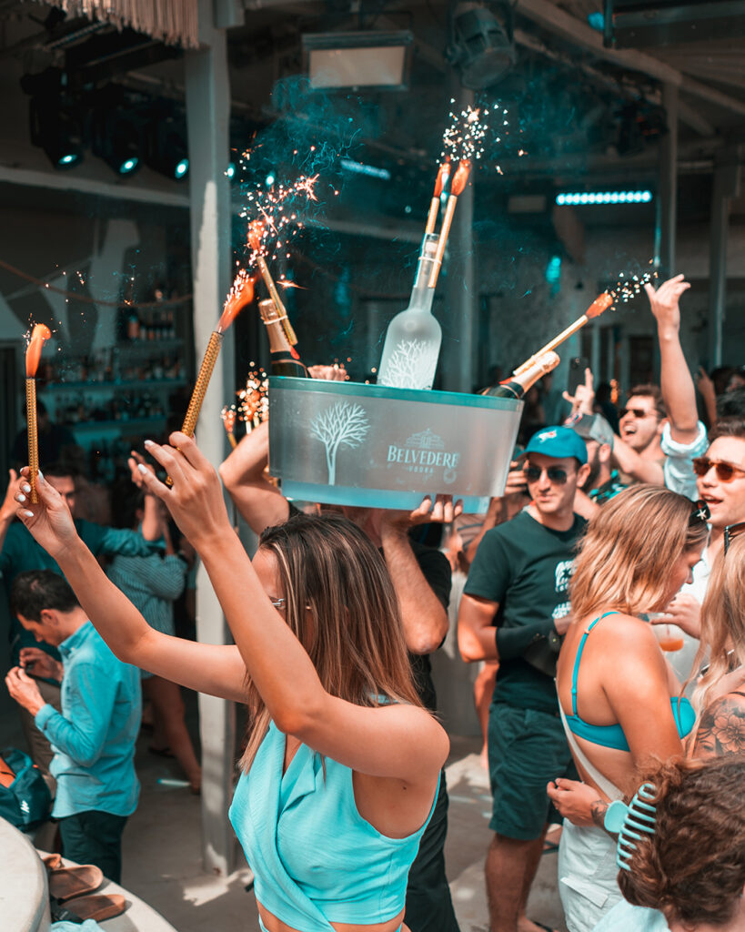 Paradise Beach Club Mykonos - Parties